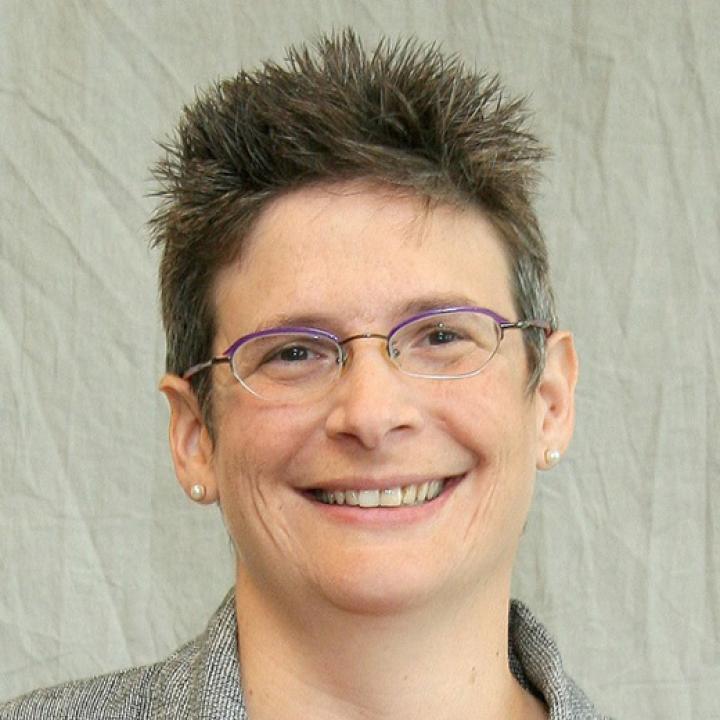 Caring for a Parent While Navigating Your Own Retirement | Hebrew SeniorLife