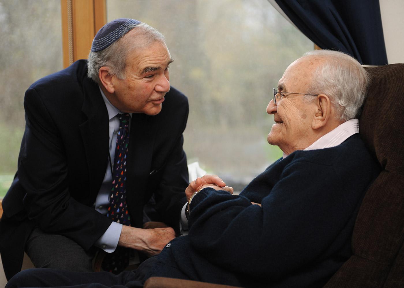 Hospice Care at End of Life | Boston Hospice Care | Hebrew SeniorLife